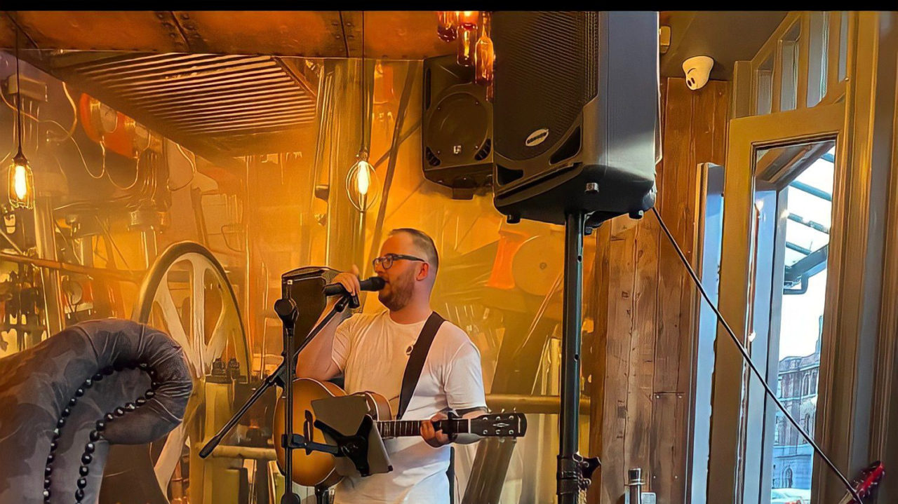 Manchester singer-songwriter releases single in aid of bereavement ...